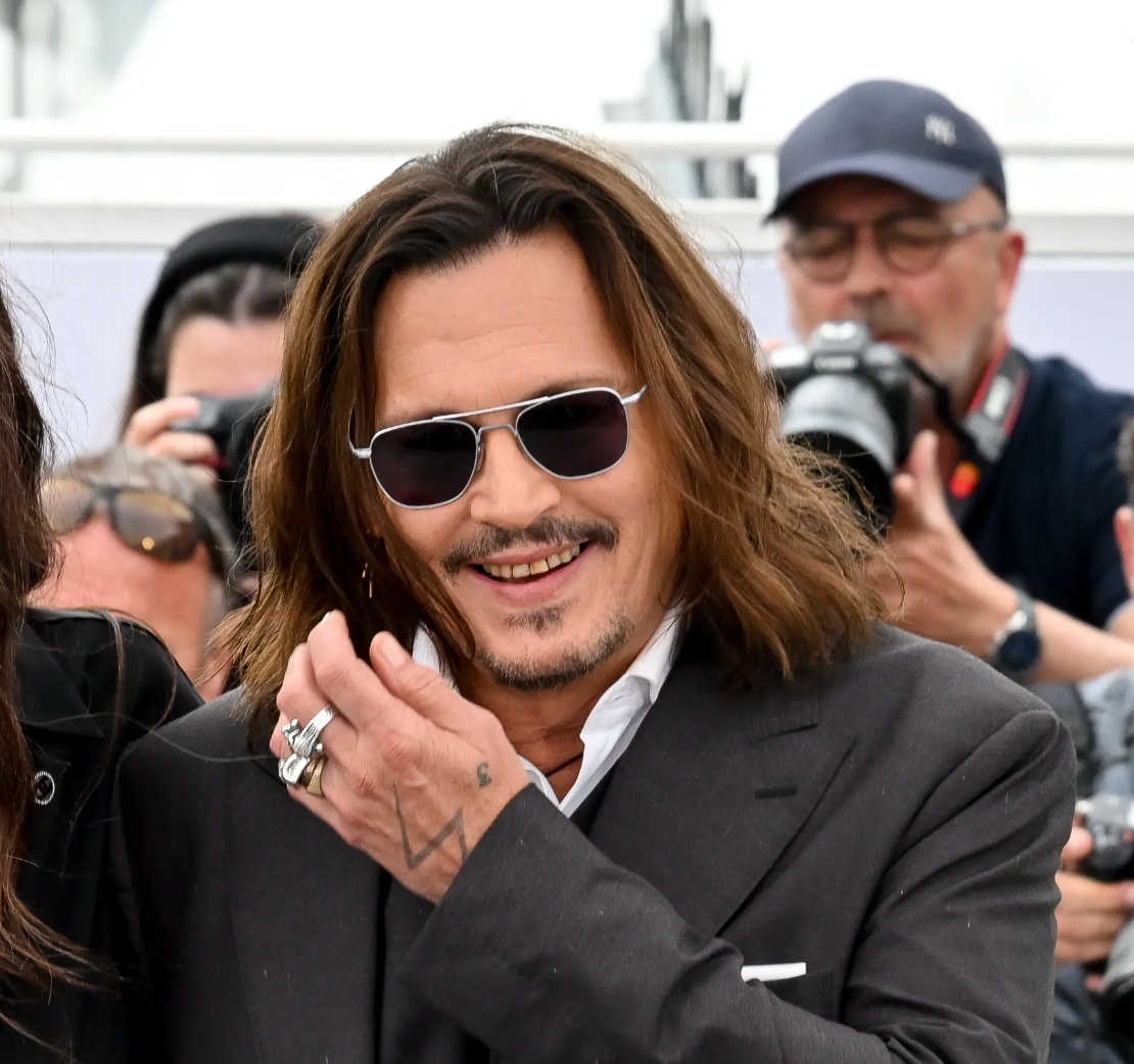 Fans Left Disgusted By Johnny Depp’s “Rotten” Teeth, See The Photos ...